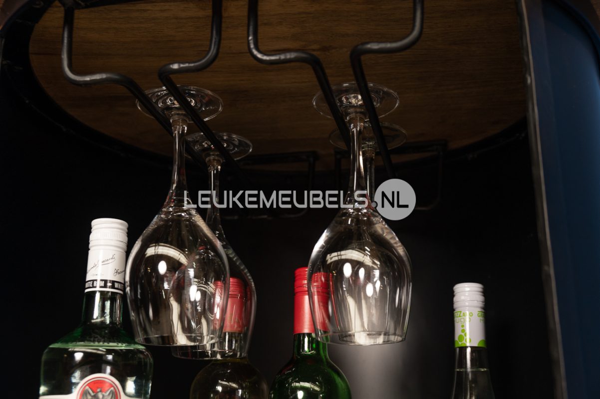 XL wijnkast / drankkast op wielen, zwart staal - LeukeMeubels.nl